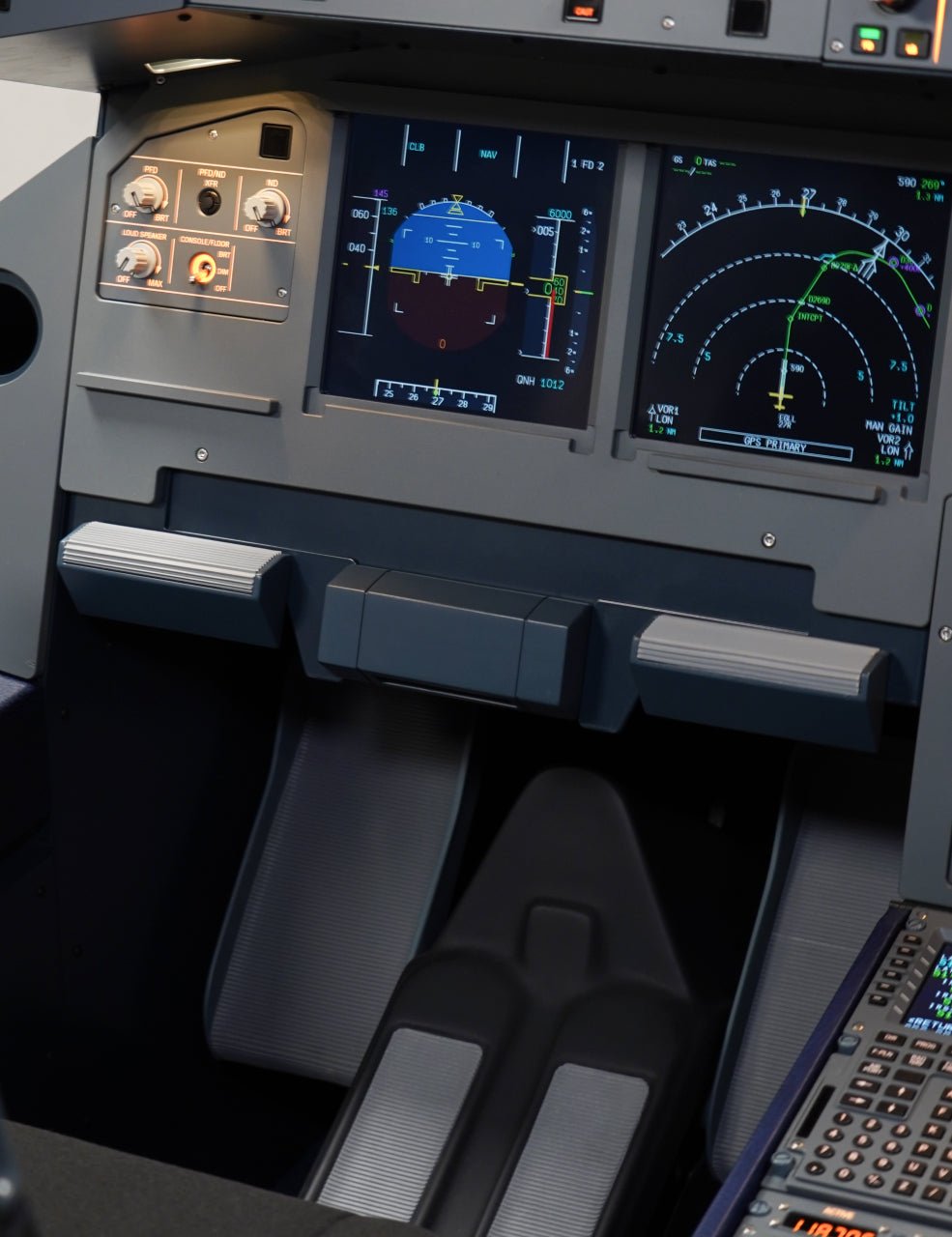 HOMELine - Table & Footrest for Airbus A320 cockpit builders– SKALARKI ...